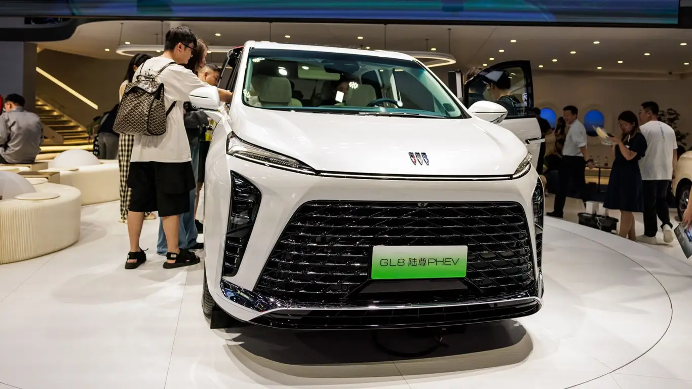 Buick GL8 2025: минивэн с запасом хода 1450 км и интерьером из частного самолёта | Мой Брянск